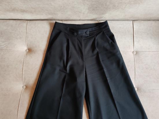 TIFFANY pantalone, skoro NOVE