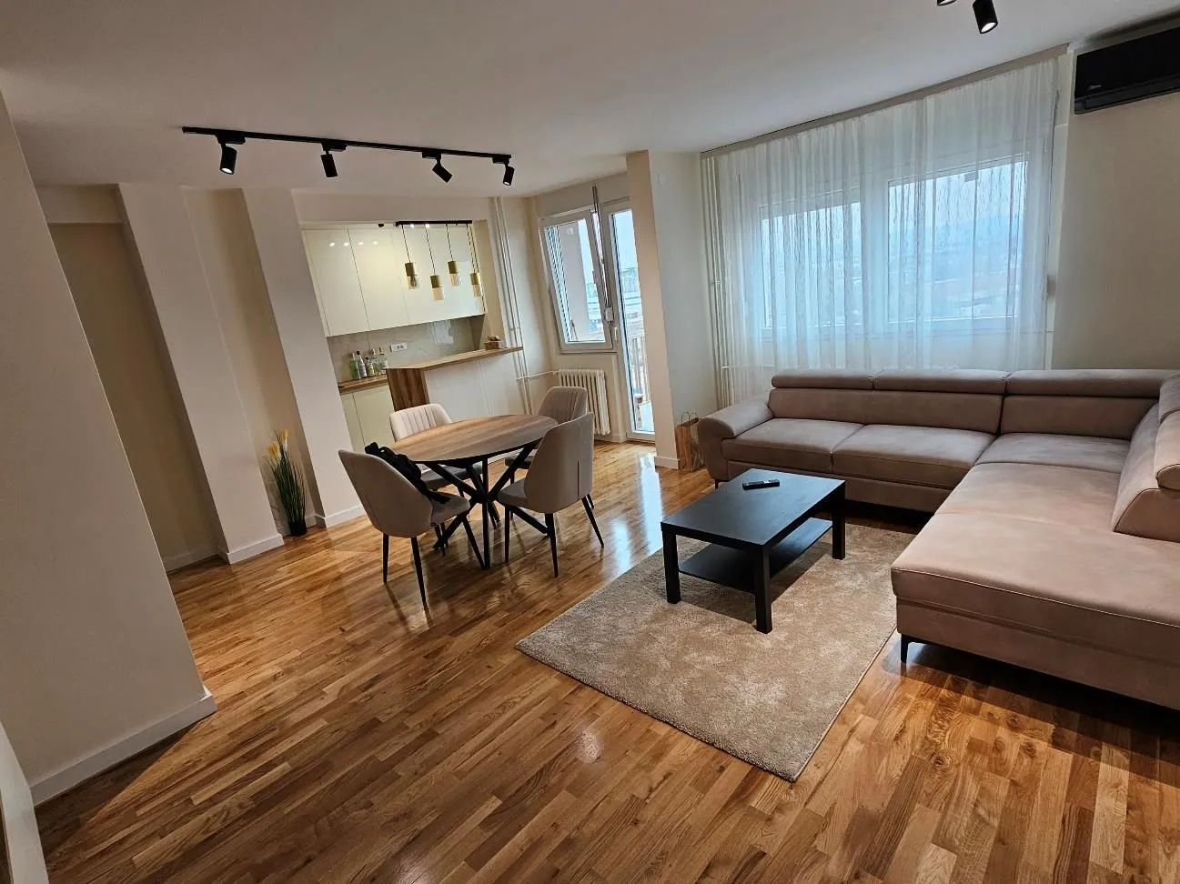 Izdavanje, stan, 49m², Stari Grad, Beograd