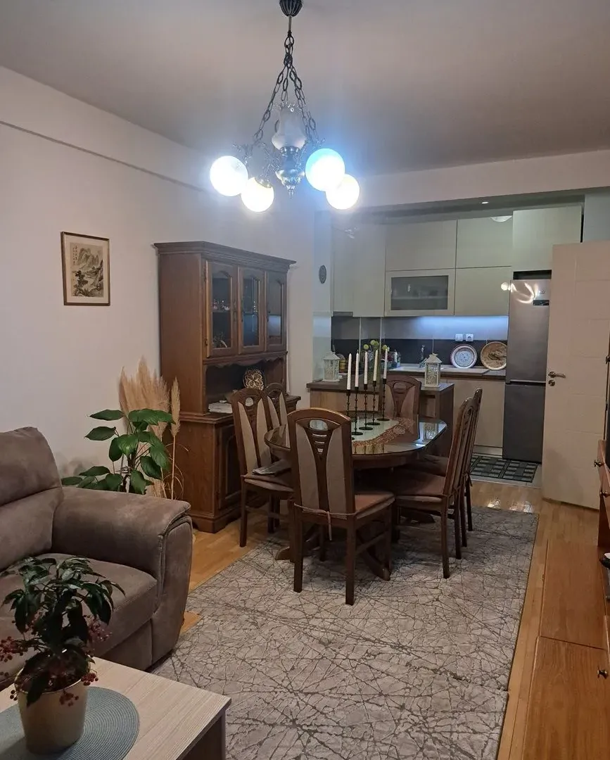 Izdavanje, trosoban stan, 59m², Medijana, Niš