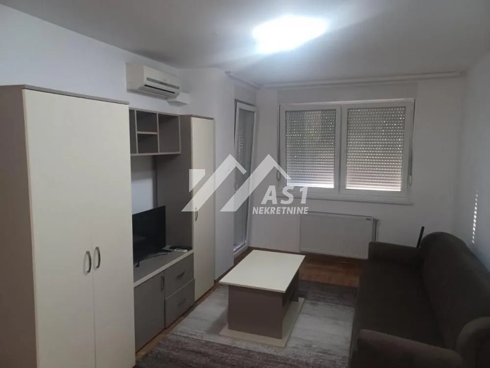 Izdavanje, stan, 27m², Adamovićevo Naselje, Novi Sad Sve Podlokacije