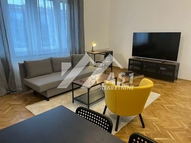 Izdavanje, dvosoban stan, 40m², Centar, Novi Sad