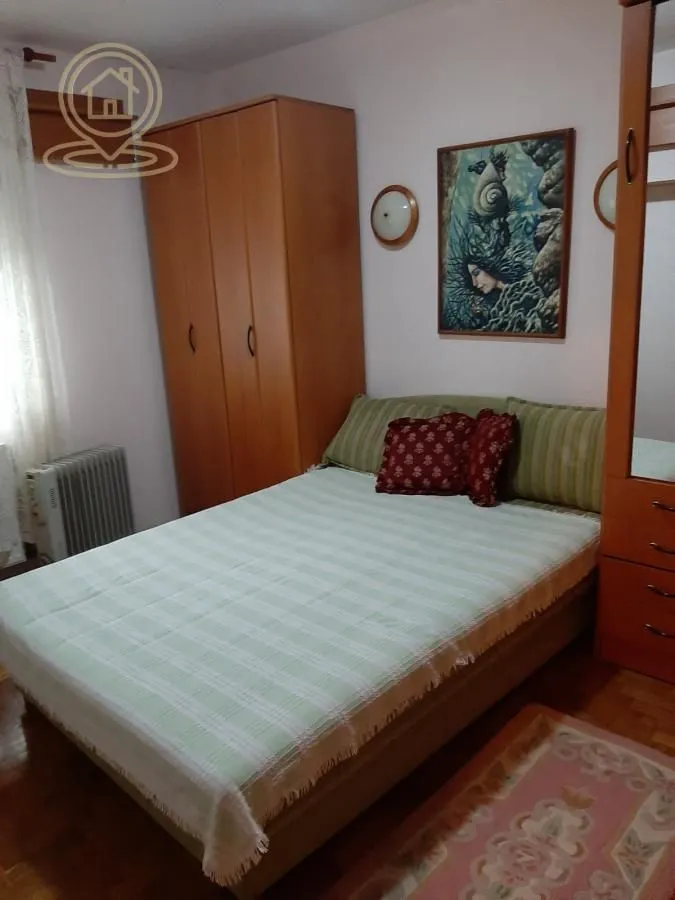 Izdavanje, dvosoban stan, 45m², Centar, Novi Sad