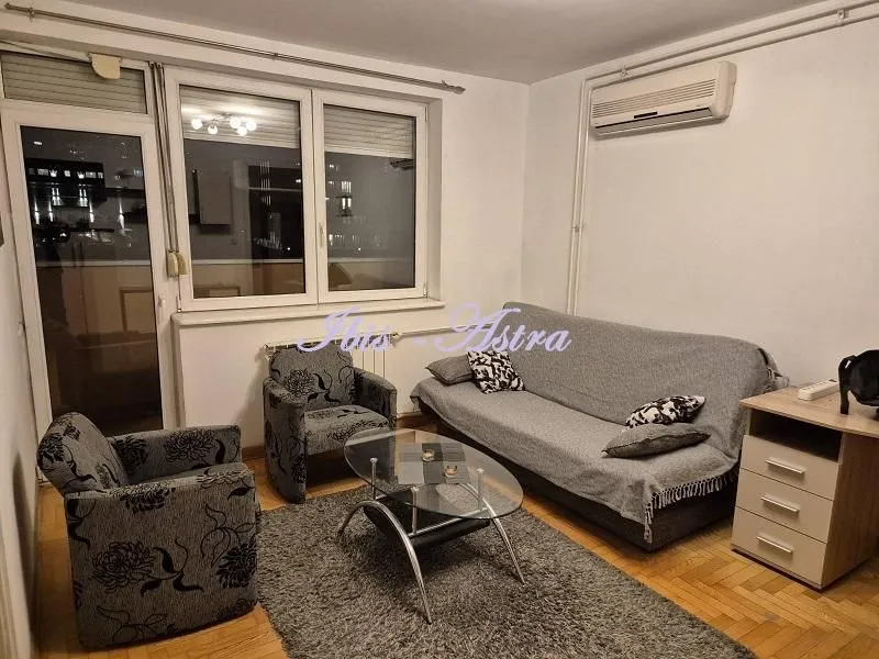 Izdavanje, dvosoban stan, 43m², Savski Venac, Beograd