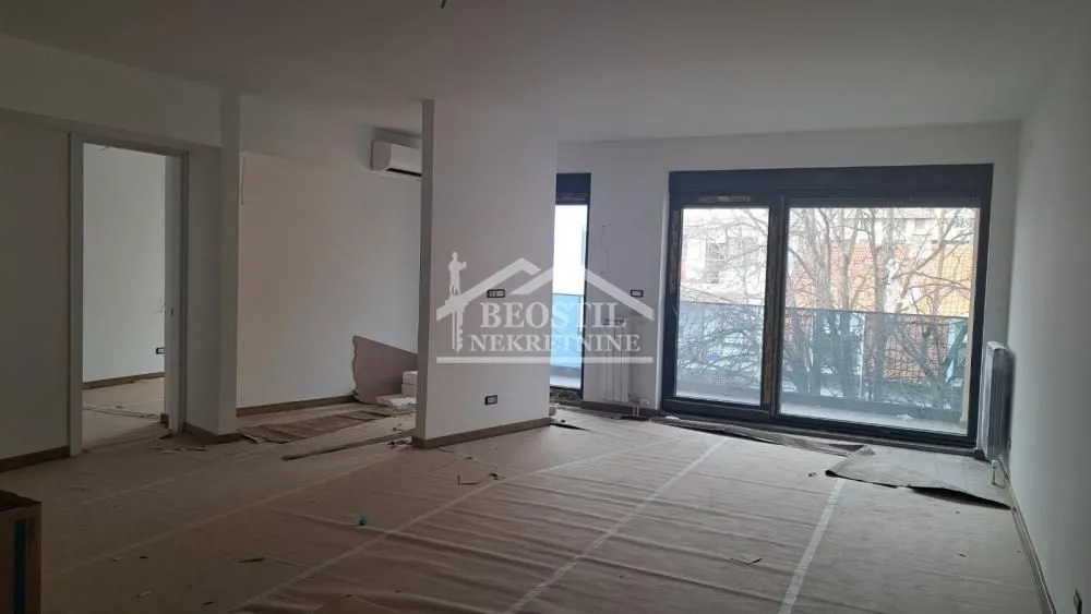 Prodaja, trosoban stan, 83m², Kalenić Pijaca, Vračar Sve Podlokacije