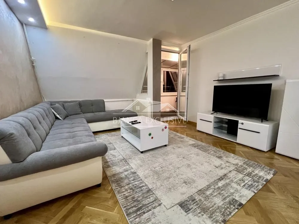 Prodaja, trosoban stan, 72m², Savski Venac, Beograd