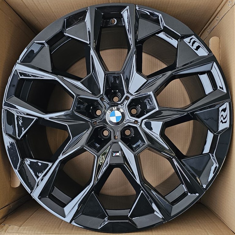 ORIGINAL ALU FELNE ZA BMW
10.5j/9.5j x22 et43/32 5x112