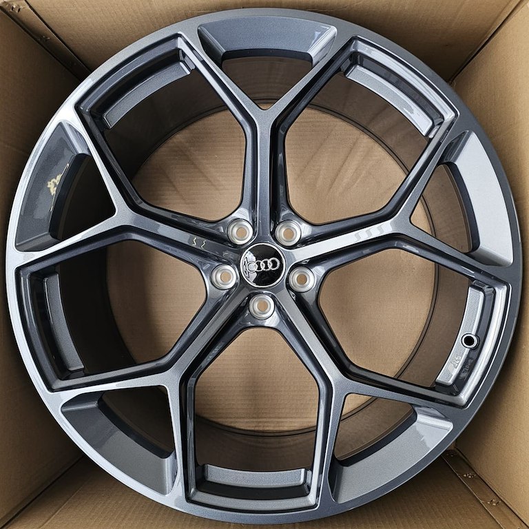 ORIGINAL ALU FELNE ZA AUDI
10.5j x22 ET19 5x112