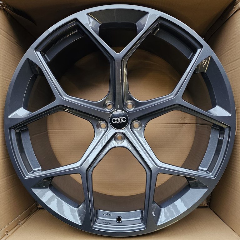 ORIGINAL ALU FELNE ZA AUDI
10.5j x23 ET18 5x112