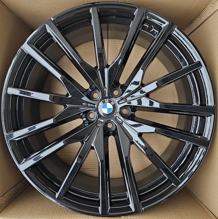 ORIGINAL ALU FELNE ZA BMW
10.5j/9.5j x22 et43/37 5x112