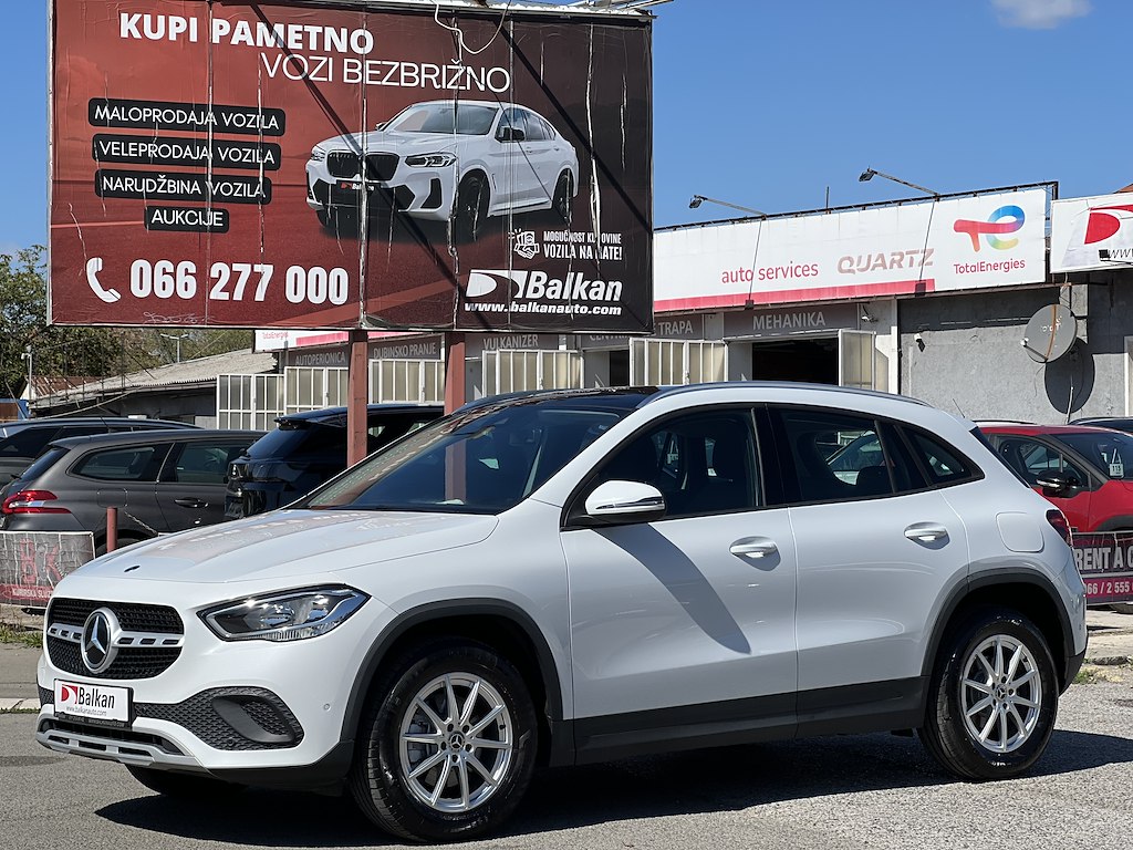 MERCEDES GLA 180 D