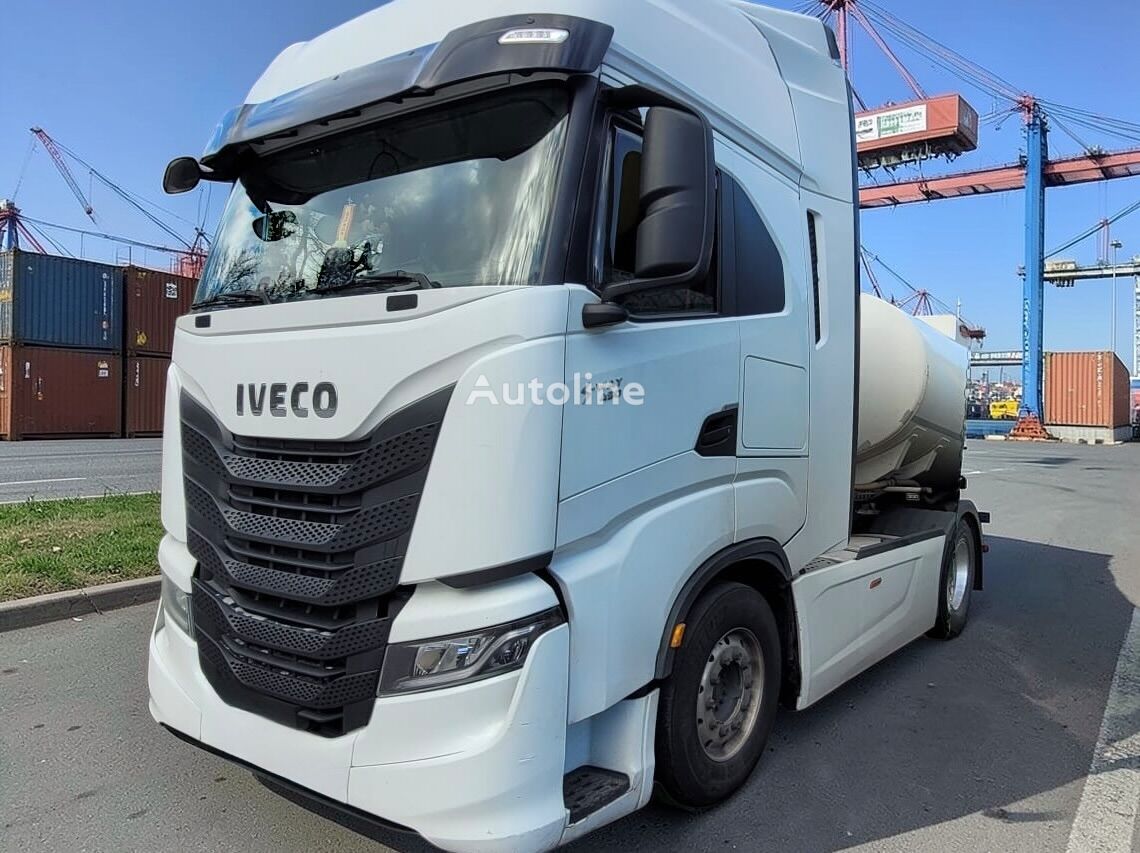 IVECO S-Way 480 tegljač