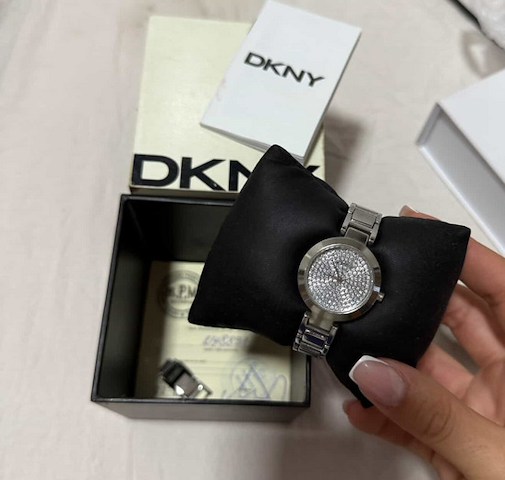 Dkny sat
