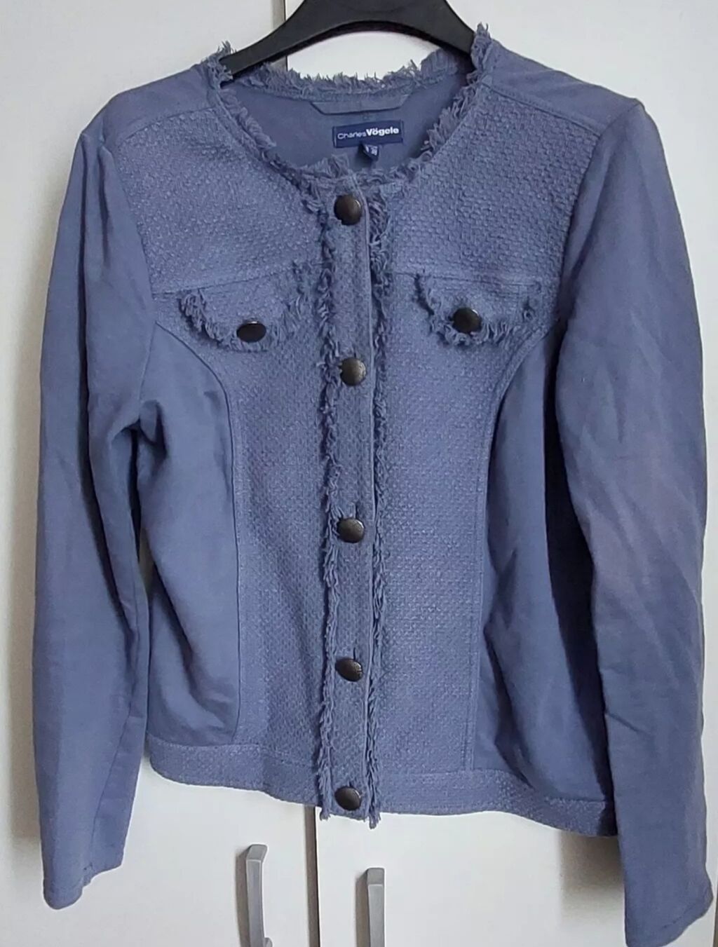 Ženska jakna/blejzer Charles Vögele - Model bez kragne, sa okruglim