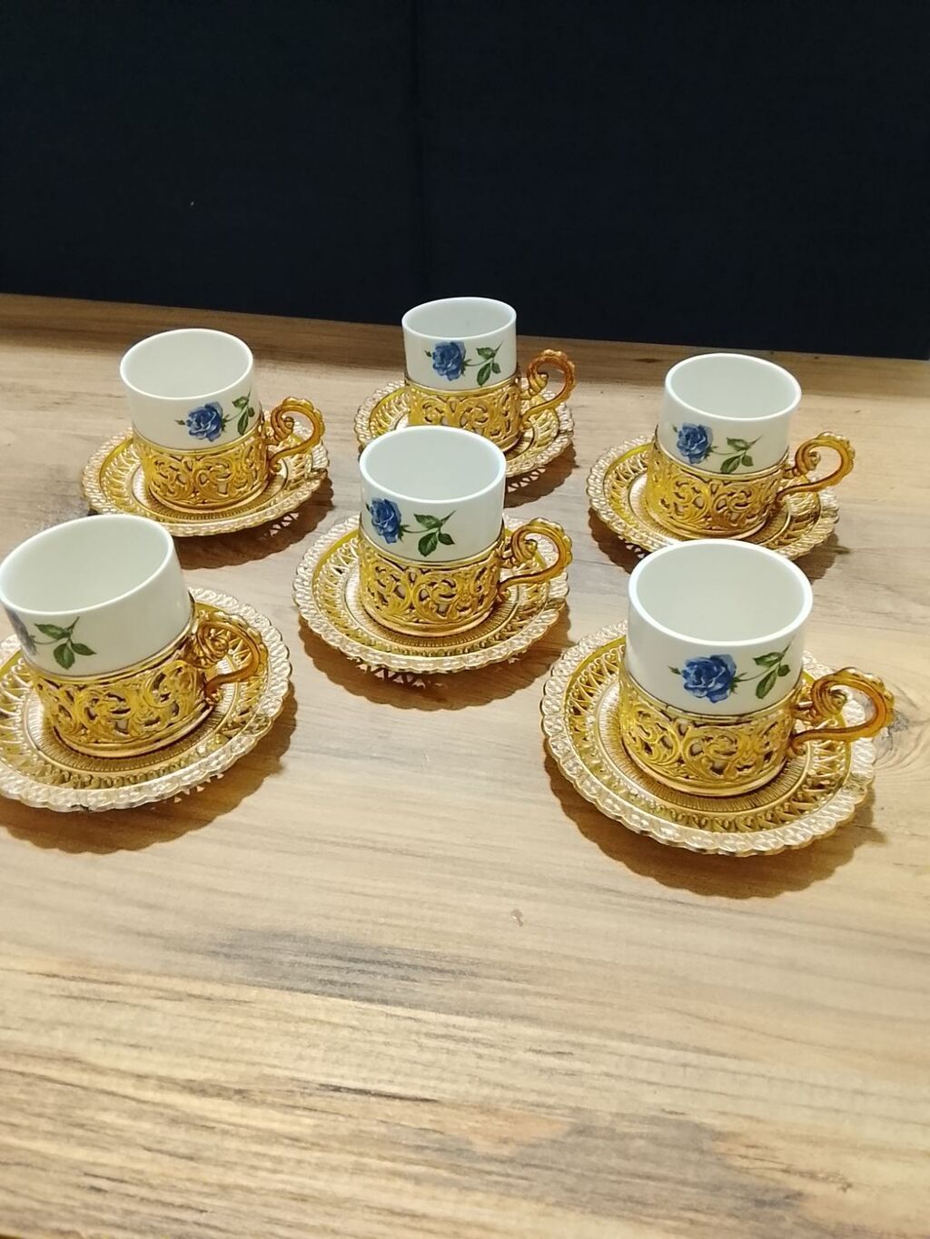 Set od 6 šoljica za kafu/espresso sa tacnama - Materijal: porcelan