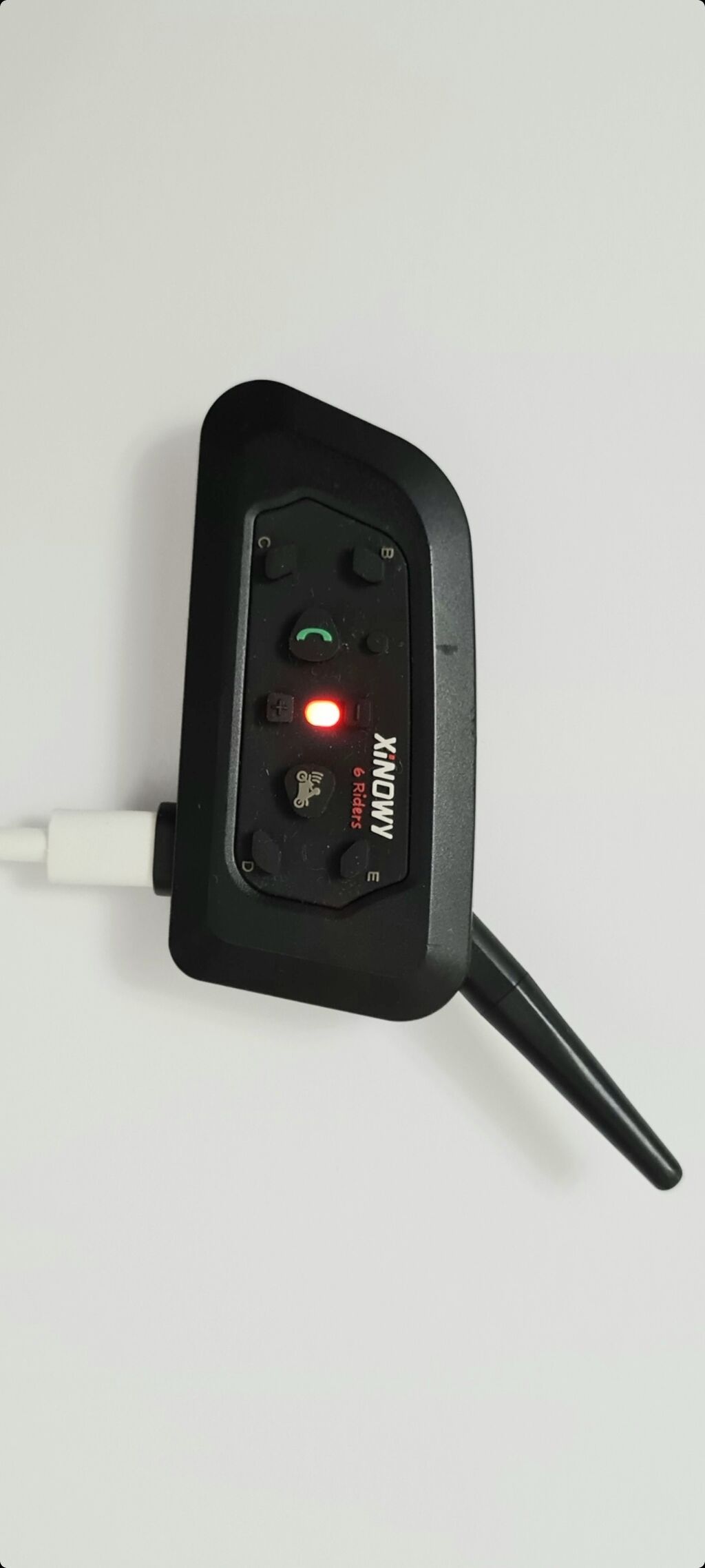 ▪︎ Na prodaju bluetooth Xinowy V6 Pro komunikator za motociklističke