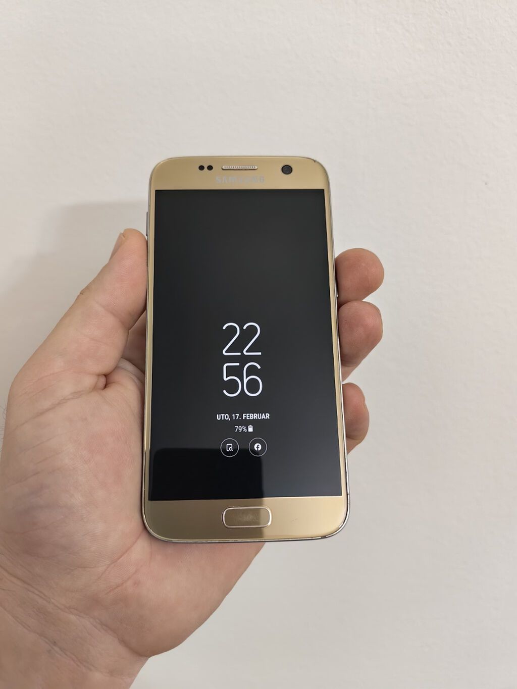 Samsung S7 gold otključan za sve mreže. Dobro očuvan i potpuno