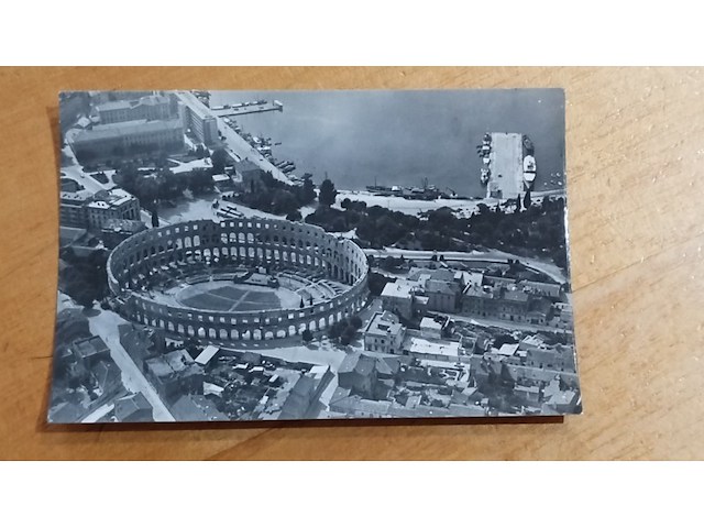 Pula - Arena - Hrvatska - Čista -