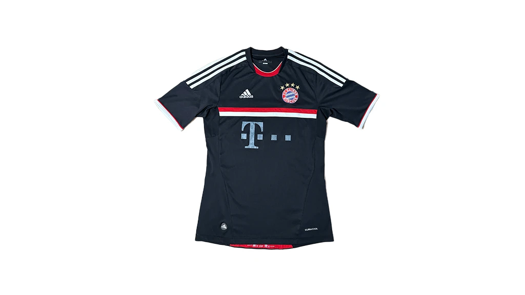 Bayern München 2011-2012 Football  Shirt