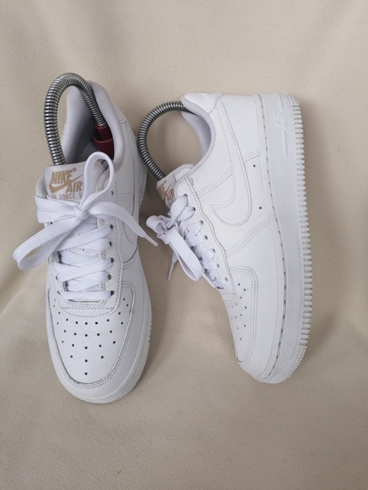 NIKE AIR FORCE patike br 36,5