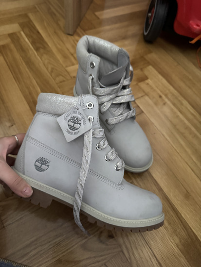 Timberland NOVE cizme 39 SAMO DANAS 6500