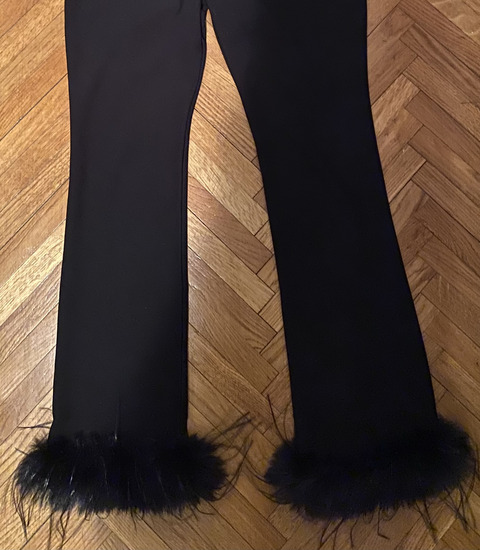 Zara pantalone sa perjem M vel 1223/479 DO POVRATA