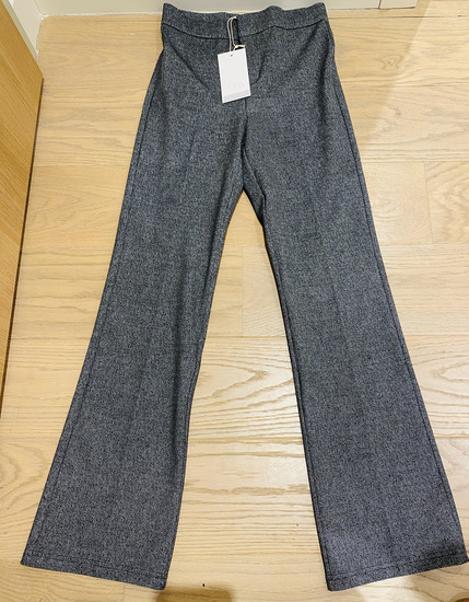 NOVO✨Zara sive pantalone sa etiketom size xs/ S  ✨