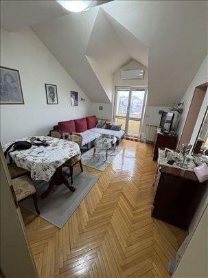 Banovo brdo, Petra Lekovića, duplex