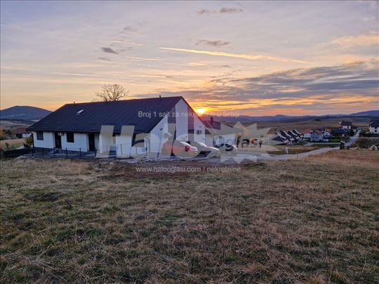 Dvosoban i opremljen stan sa parking mestom