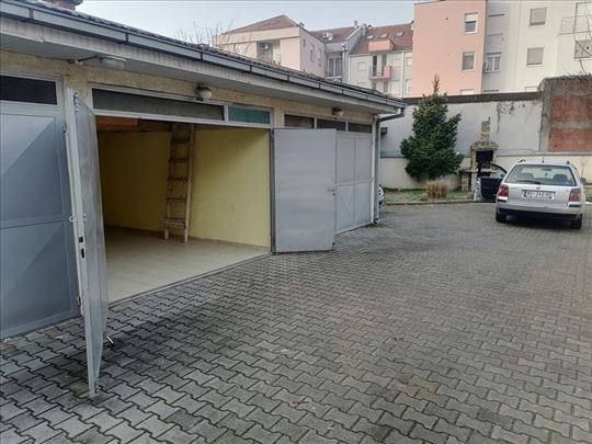 Izdaje se odlična garaža 16m2+galerija- Rotkvarija