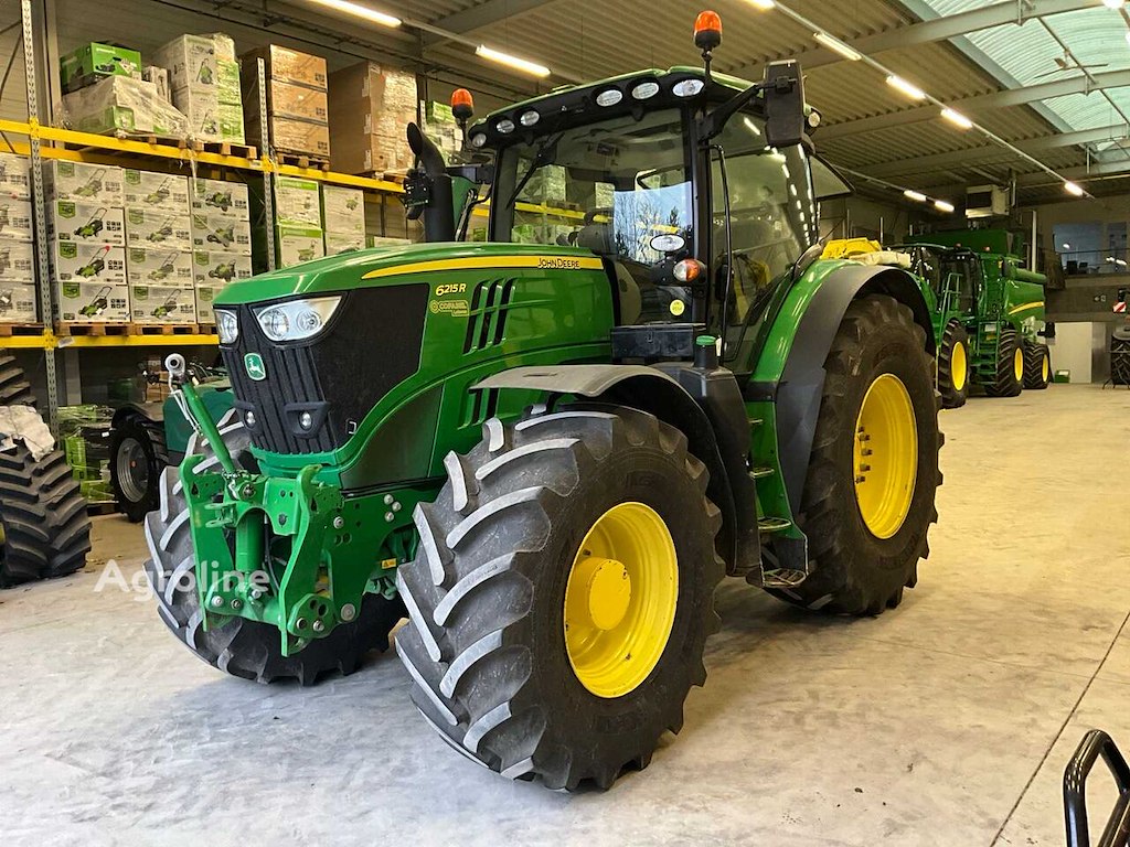 Prodaje se John Deere 6215R traktor točkaš na aukciji