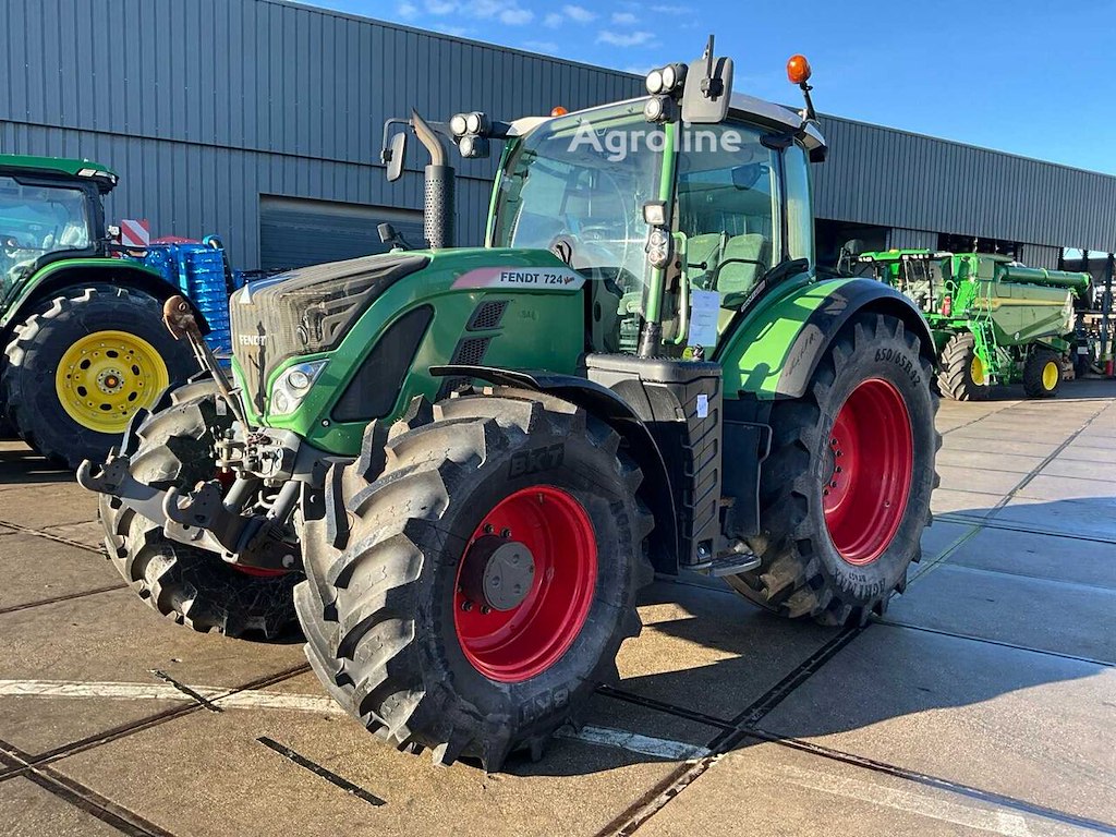Prodaje se Fendt 724 vario traktor točkaš na aukciji