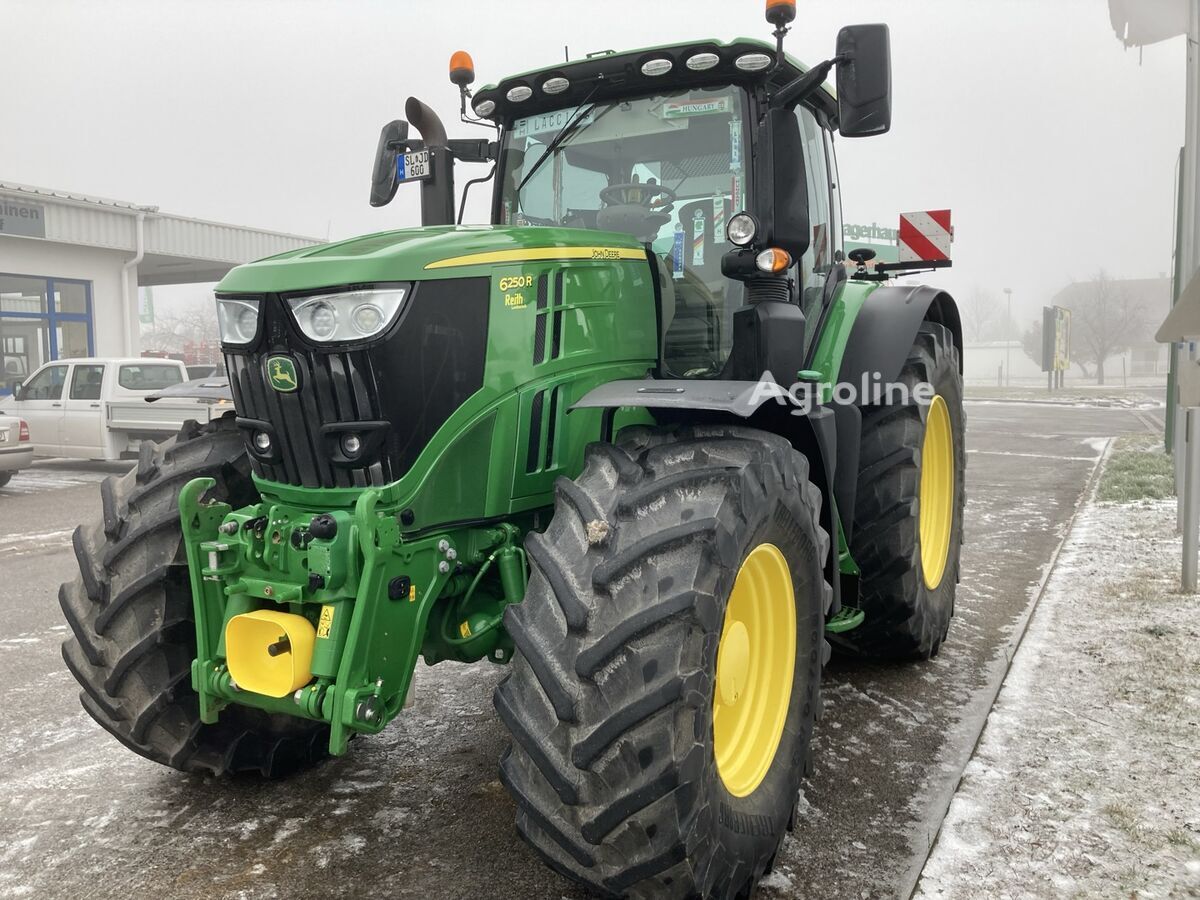 John Deere 6250R traktor točkaš
