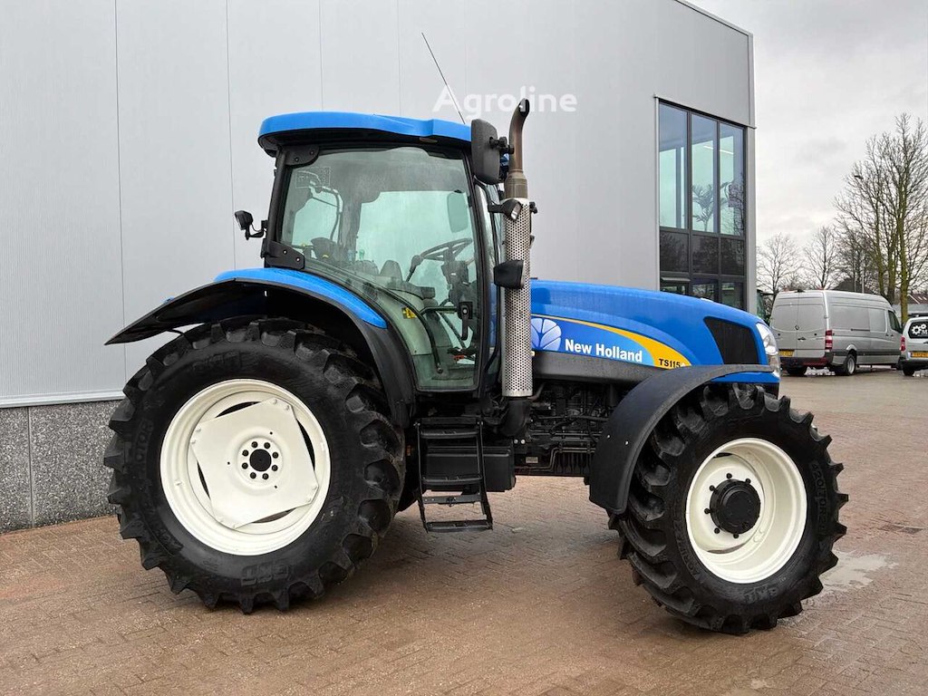 Prodaje se New Holland TS115A traktor točkaš na aukciji