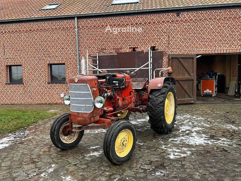 Prodaje se Allis-Chalmers ED40 traktor točkaš na aukciji