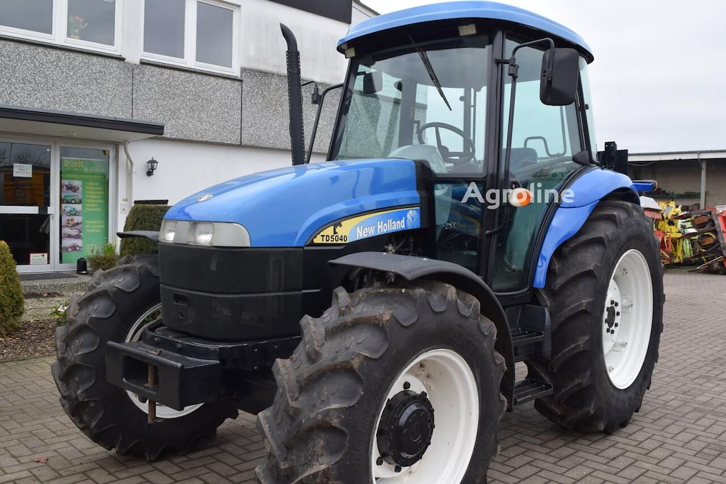 New Holland TD 5040 traktor točkaš