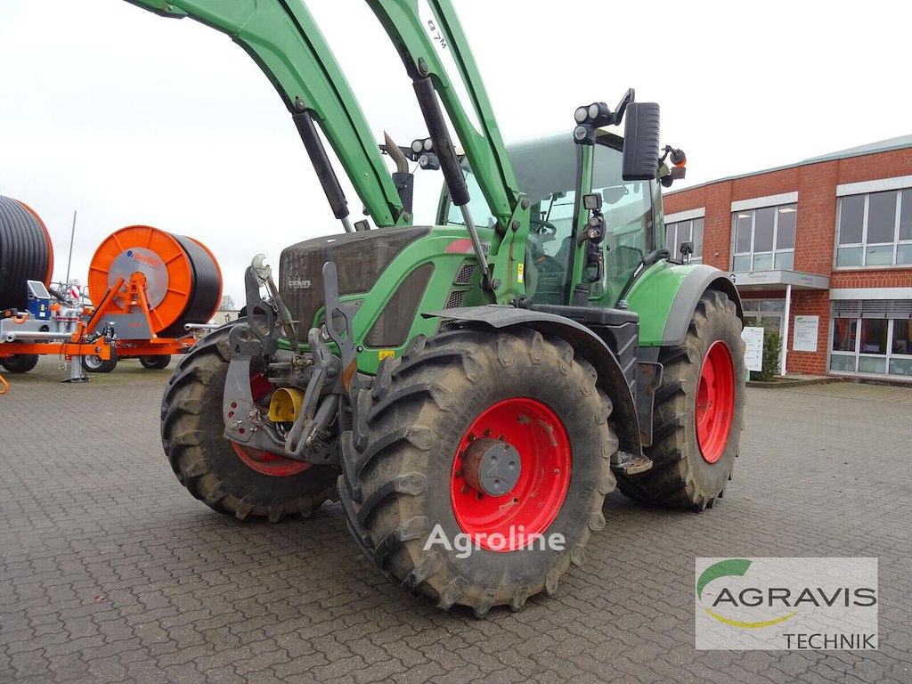 Fendt 718 Vario S4 traktor točkaš