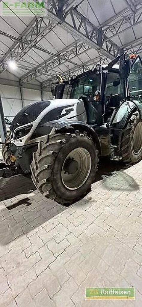 Valtra t174e traktor točkaš