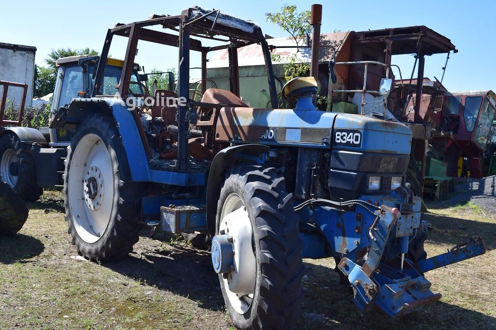 New Holland 8340 traktor točkaš