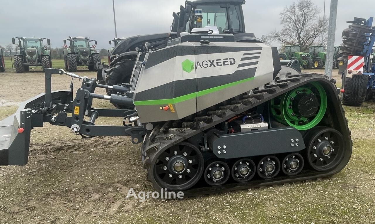 AG Xeed 5.115 T2 Feldroboter traktor guseničar
