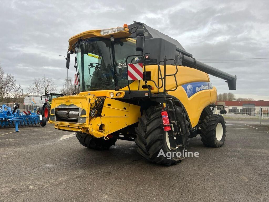 New Holland CR9080 4WD kombajn za žito