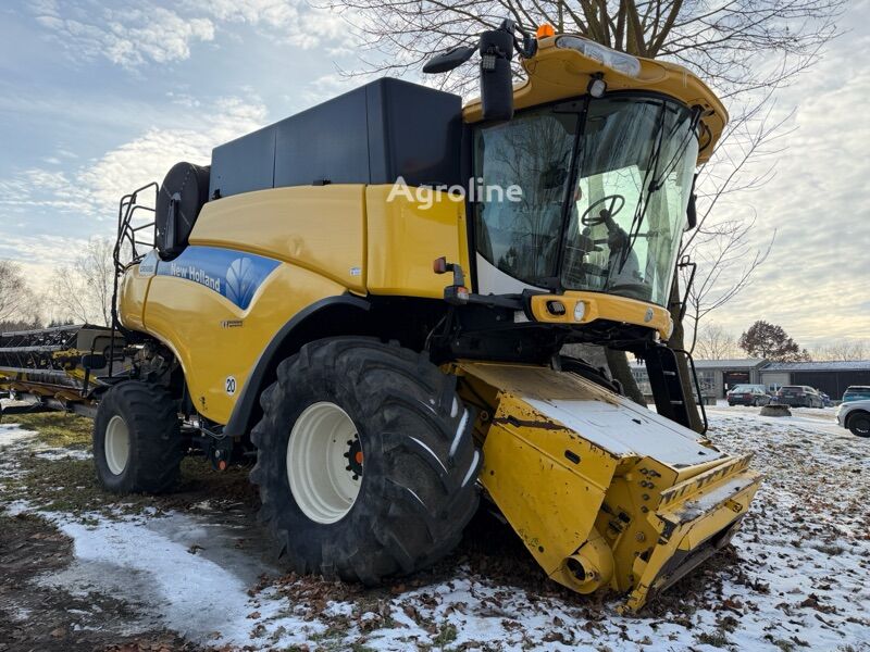 New Holland CR 9080 kombajn za žito