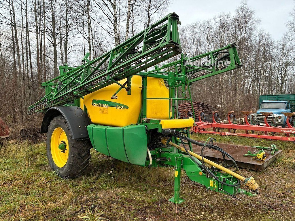 John Deere 740i Isobus vučena prskalica