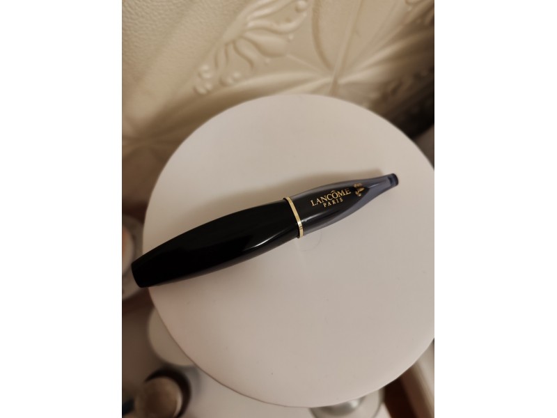 Lancome maskara magnicilc crna