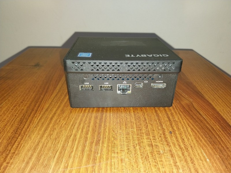 Mini PC Gigabyte BRIX 8 GB DDR4/256 SSD br12