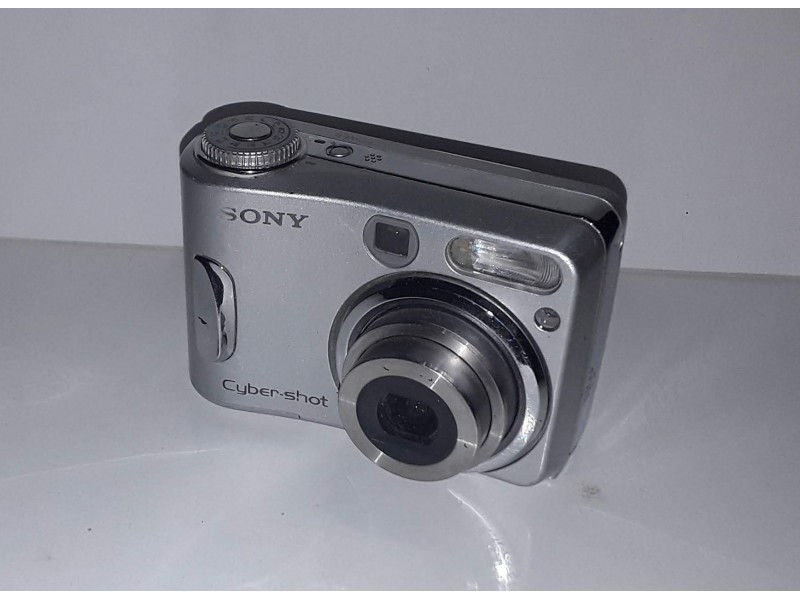 Sony Cyber - shot DSC - 590 - Digitalni fotoaparat