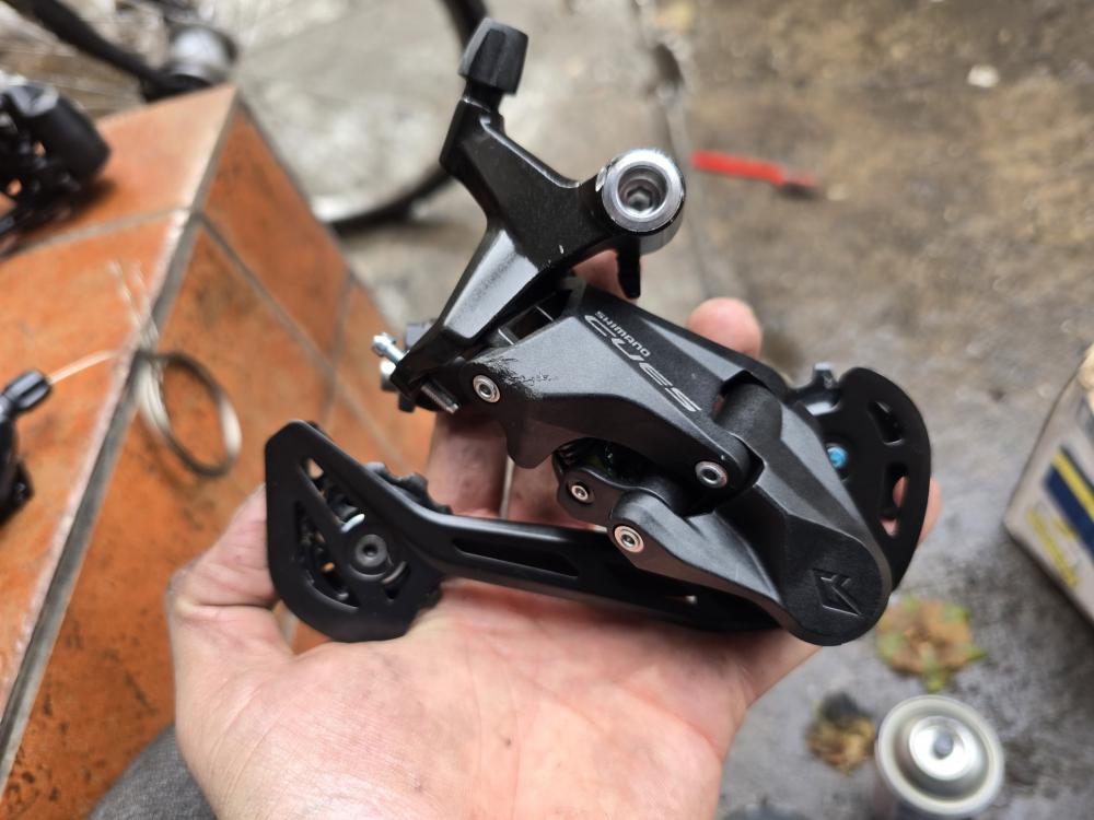 Shimano cues 9s zadnji menjac