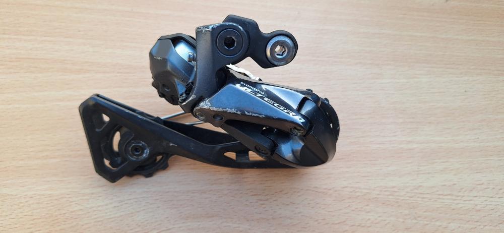 Zadnji menjač Shimano Ultegra Di2 RD-R8050