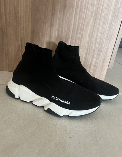 Balenciaga snizenje 11 990! Samo danas