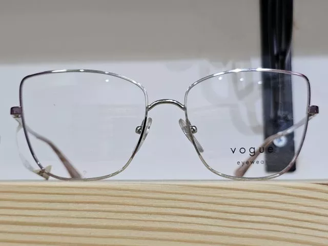 VOGUE ŽENSKE NAOČARE ZA VID MODEL 11