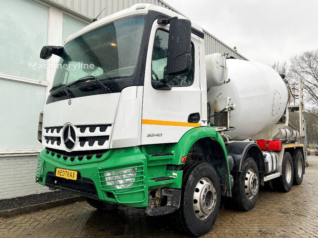 Mercedes-Benz Arocs 3240 kamion s mešalicom za beton